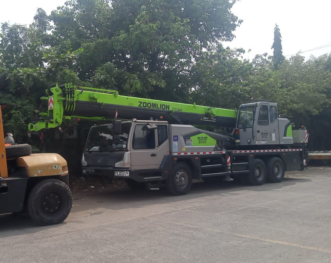 Sewa Truck Crane & Hiab Crane - Sewa Forklift Bekasi